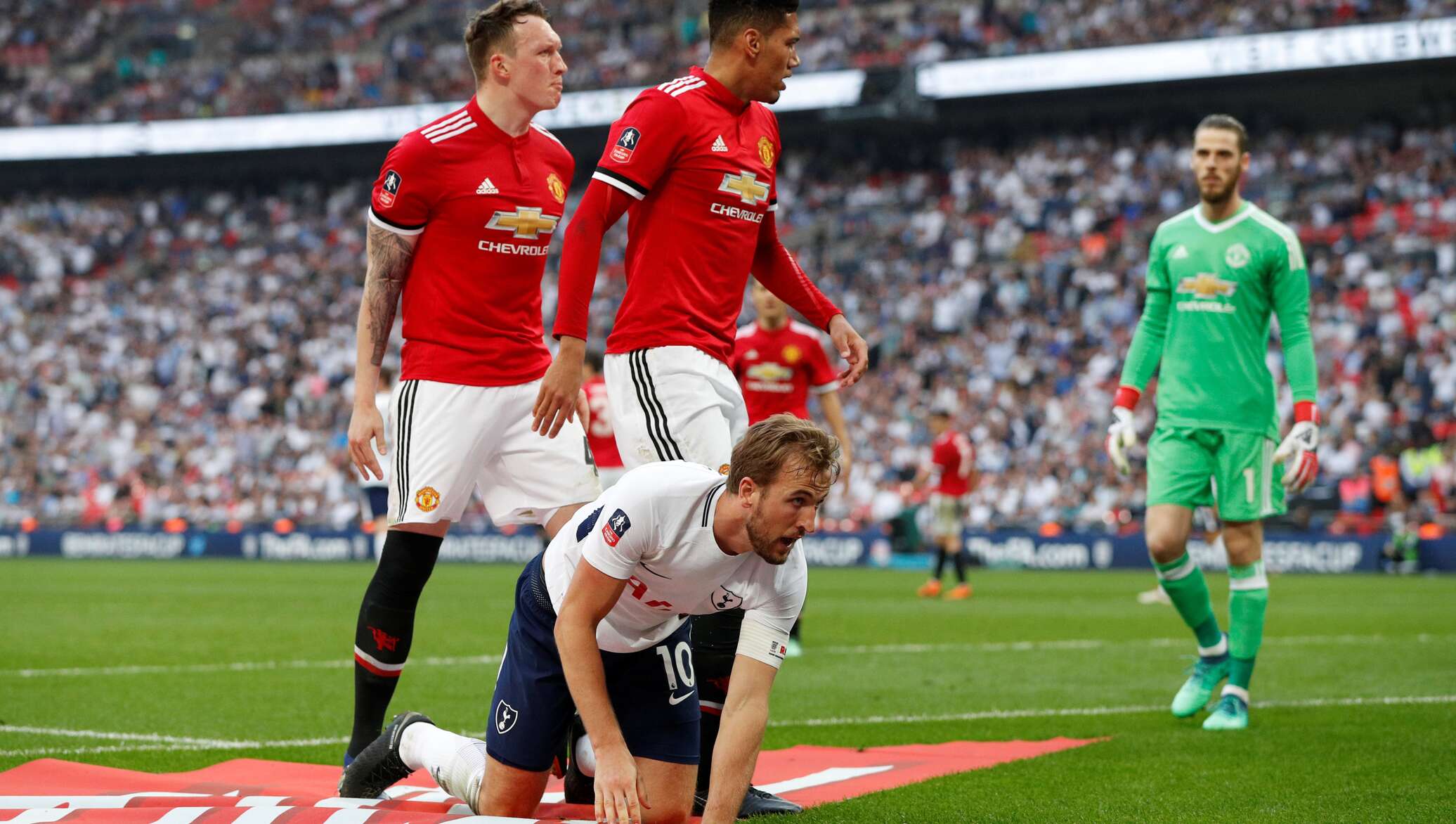 بالفيديو أهداف مباراة مانشستر يونايتد وتوتنهام في كأس إنجلترا 2 1